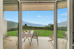 Apartamento Familiar, vários quartos, junto à montanha (Bellevue Modern Apartment 6) | Refeições ao ar livre