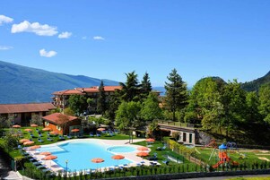 Piscina exterior sazonal 