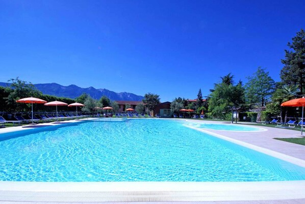 Piscina externa sazonal
