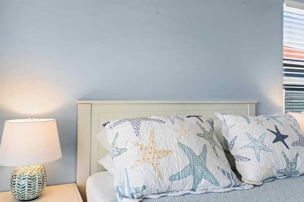 Game On Fishes / 3312 W Beach Drive - Coastal Vacation Resorts - Holden Beach, NC