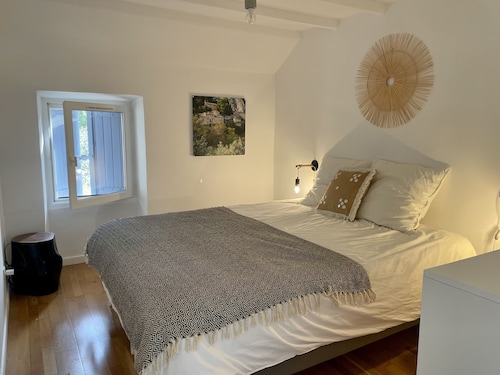 Ménerbes - Entre Paradis Et Vignes - Ménerbes