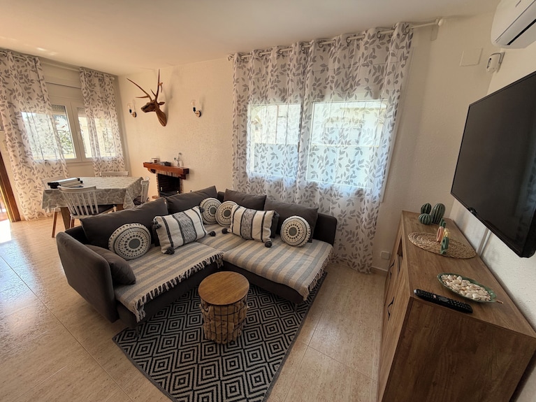 Casa Adosada En Zona Tranquila - Miami Playa