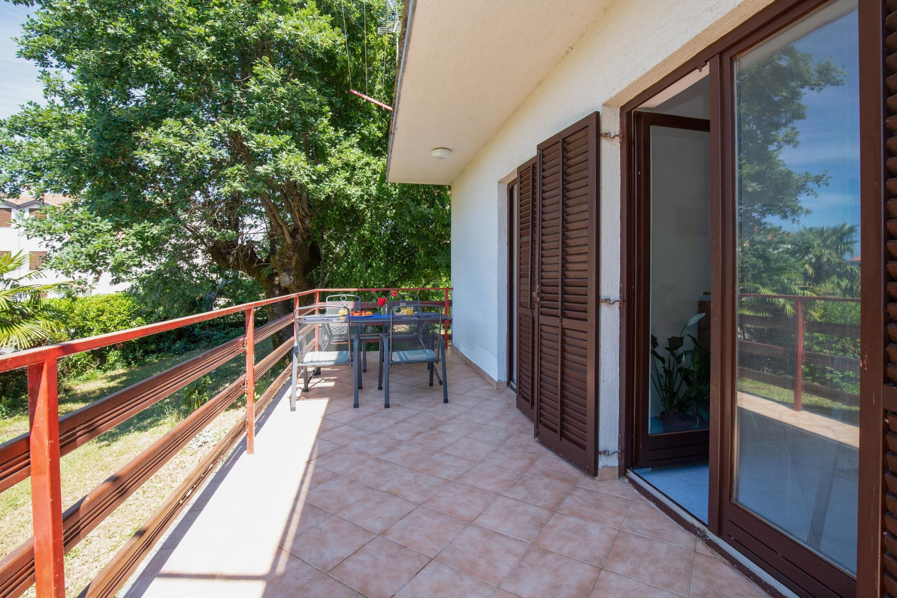 Apartamento Familiar, vários quartos (Apartman Brankica 1 Island Krk) | Refeições ao ar livre