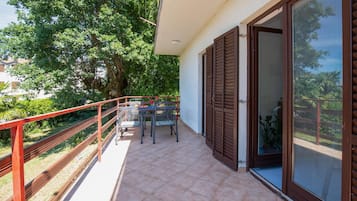 Apartamento Familiar, vários quartos (Apartman Brankica 1 Island Krk) | Refeições ao ar livre