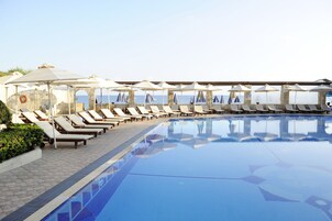 Piscina exterior sazonal 