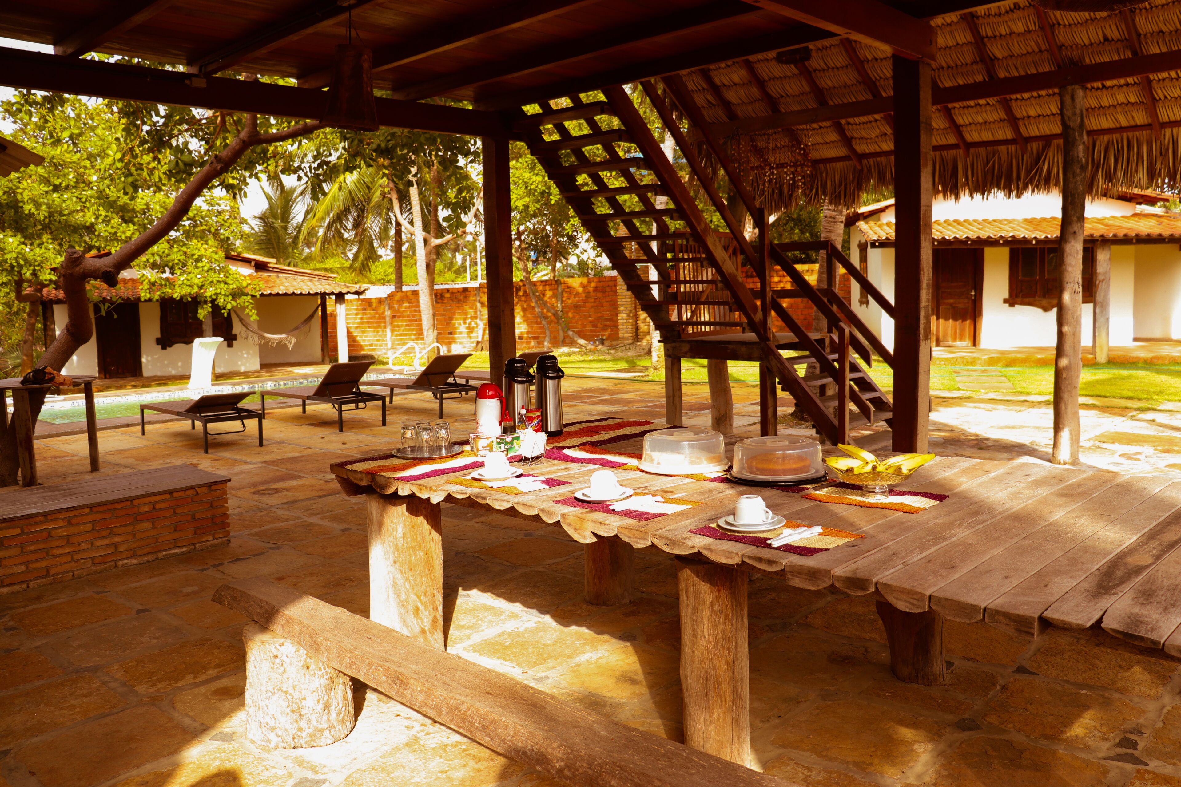 Café da manhã self-service grátis todos os dias