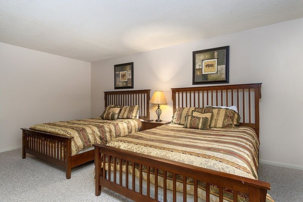 Fairway Villa 1501 At Rumbling Bald - Lake Lure, NC