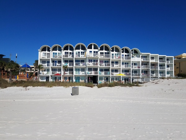 Ambassador 118 "Get A-way" - Panama City Beach, FL