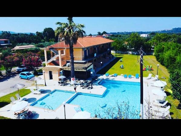 Quarto, 2 quartos, terraço, vista para o jardim | Exterior