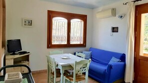 Apartamento, 2 quartos, sacada, vista para o oceano | Parte interna