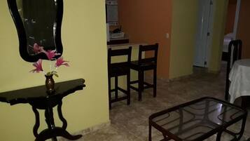 Apartamento, 2 quartos, terraço | Opções para refeição