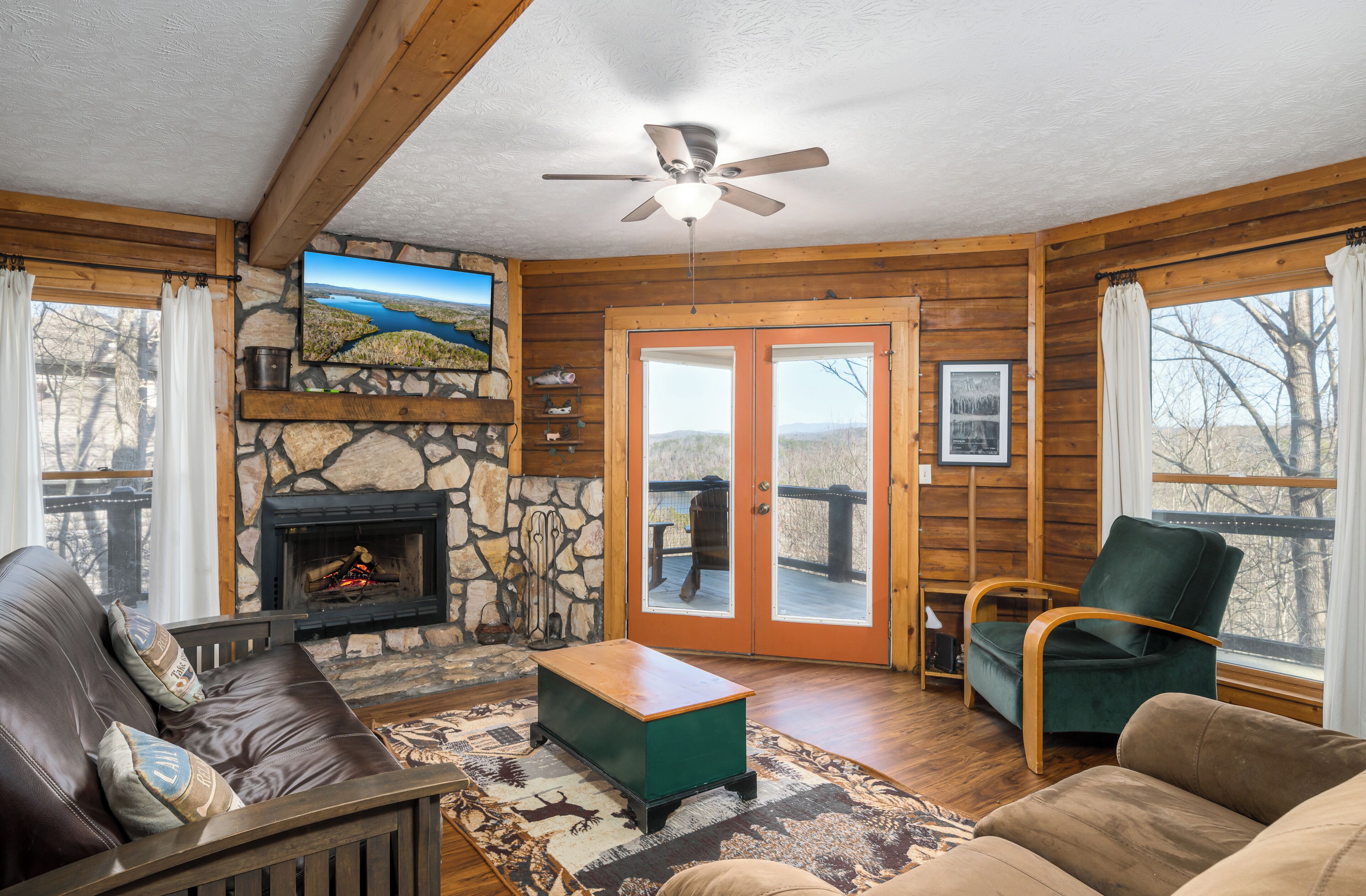 View-tiful Getaway! Hot-tub, Firepit, Dog-friendly With Fenced Yard! - Carters Lake, GA