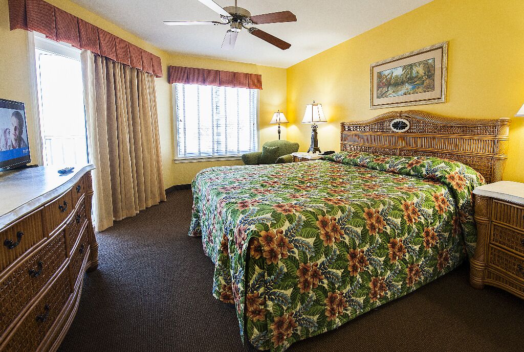 Soundside Holiday Beach Resort in Pensacola Beach: Find Hotel Reviews ...
