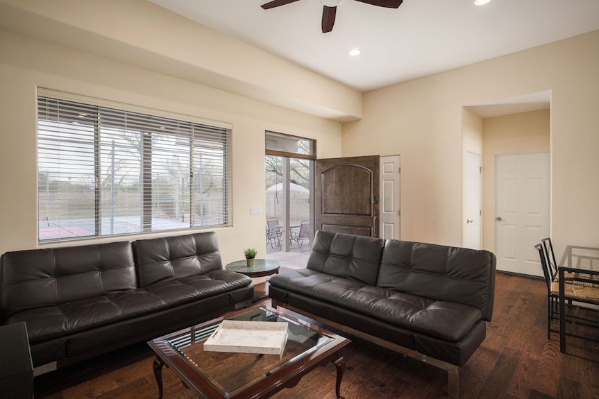 Scottsdale Pv Huge Guest House, Fully Livable, With A Private Basketball Court - Phoenix, AZ