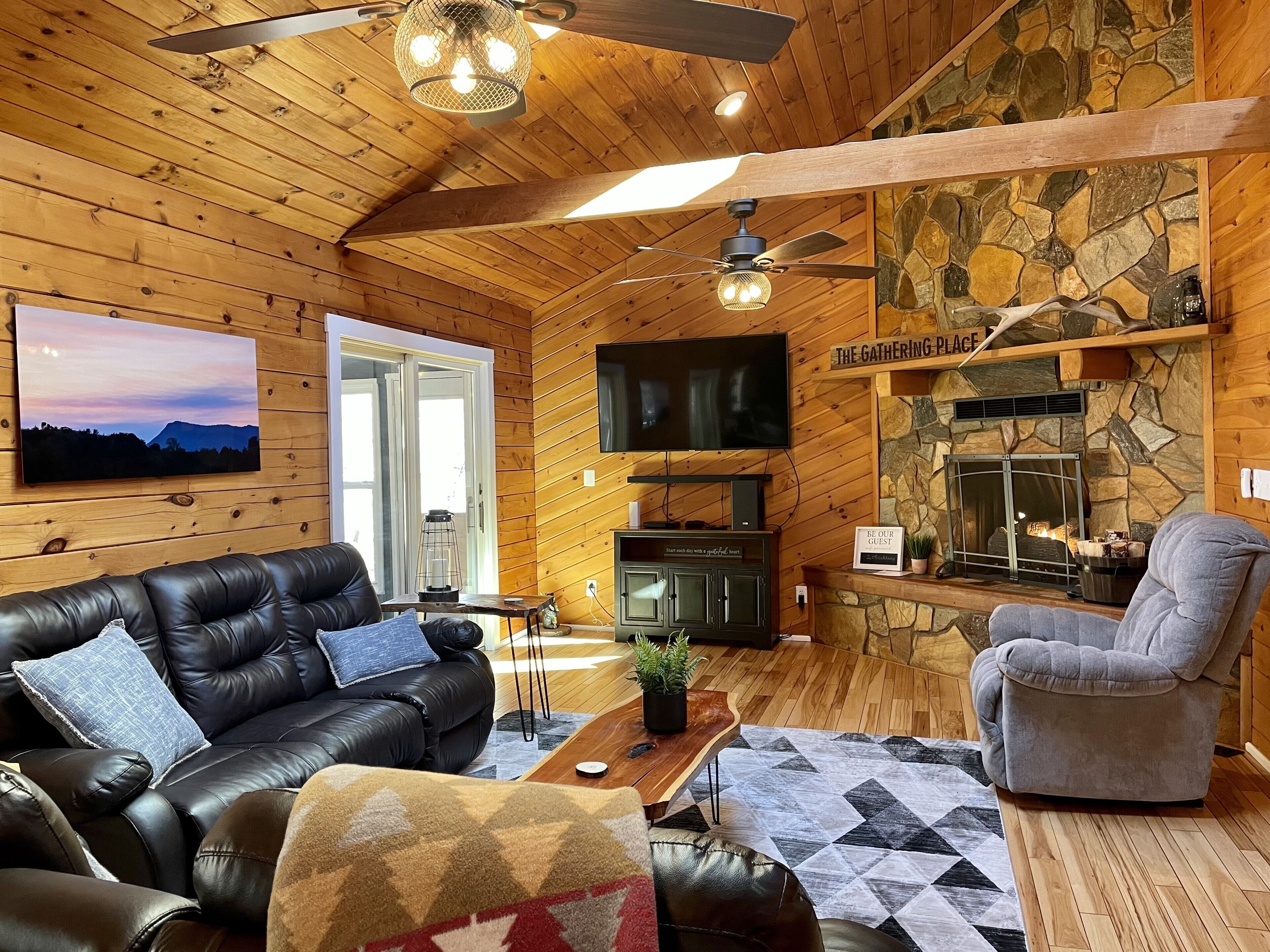 Cub Cabin On Massanutten Resort- Fully Renovated Log Cabin- Hot Tub & Fire Pit - Harrisonburg, VA
