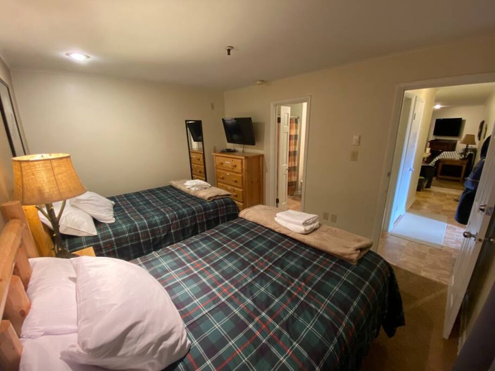 D104 · Winterplace Ski In Ski Out Condo First Floor! D104 - Ghent, WV