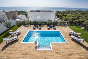 Piscina externa sazonal