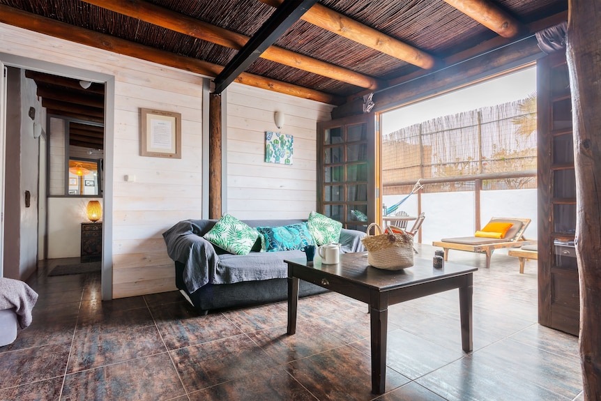 Charmant Et Confortable : Eco Lodge, Piscine, Wifi, Parc, à Côté D'une Plage De Sable - La Graciosa