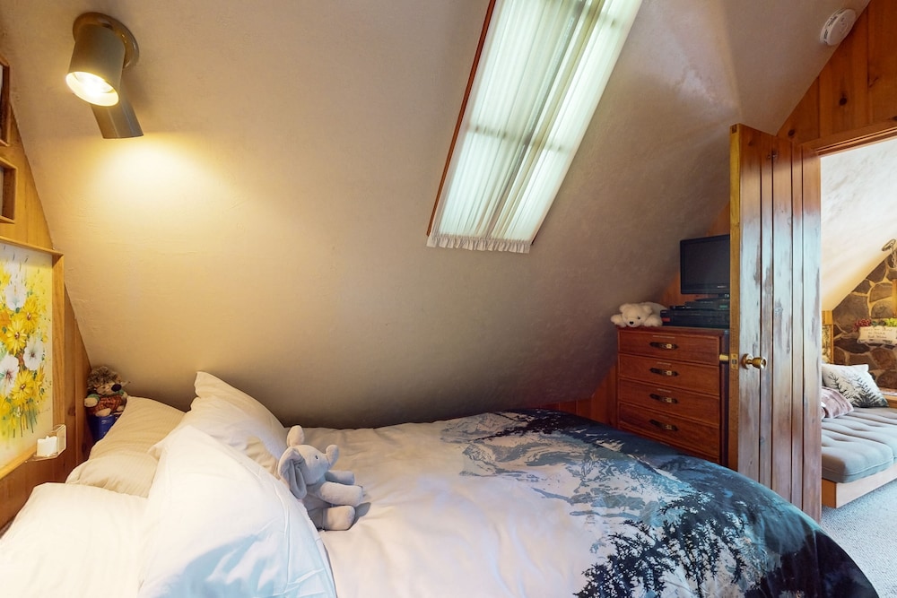 Cozy Family & Dog-friendly Guest House With Wifi, Kitchenette, & Lake Views - Lake Tahoe