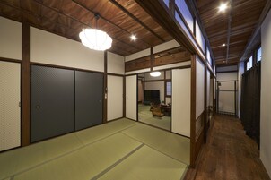 Casa Familiar, não fumadores (Harimaya) | Secretária, Wi-fi grátis, roupa de cama fornecida 