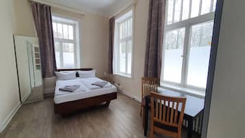 Apartamento standard | 2 quartos, individualmente mobiliados, Wi-Fi de cortesia