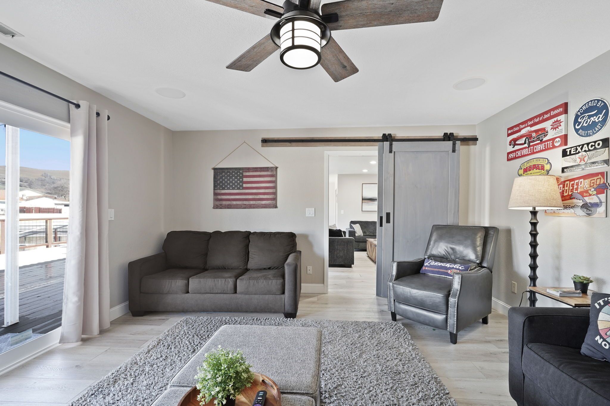 Waterfront Escape-hottub-arcade-firepit-largedeck-pedalboat-covereddock-views - Clearlake, CA