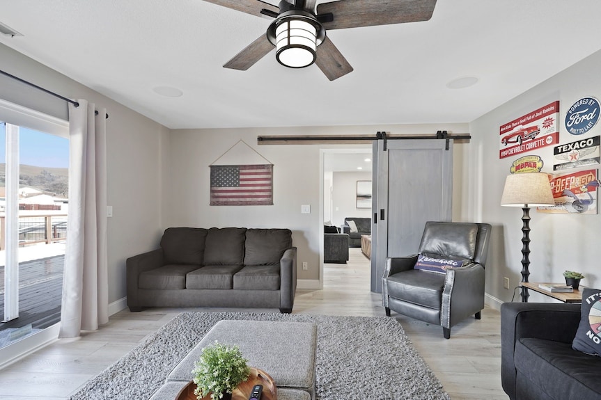 Hottub•waterfront•gameroom•pedalboat•firepit•dock - 클리어레이크