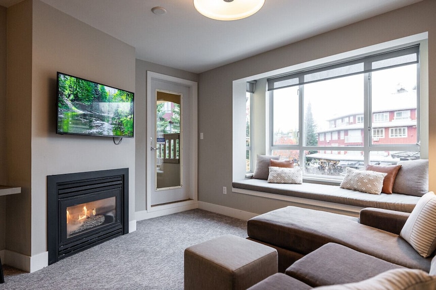 Spring Deal! Whis. Vill 1br:sleeps 4-walk To Mtn. - Whistler
