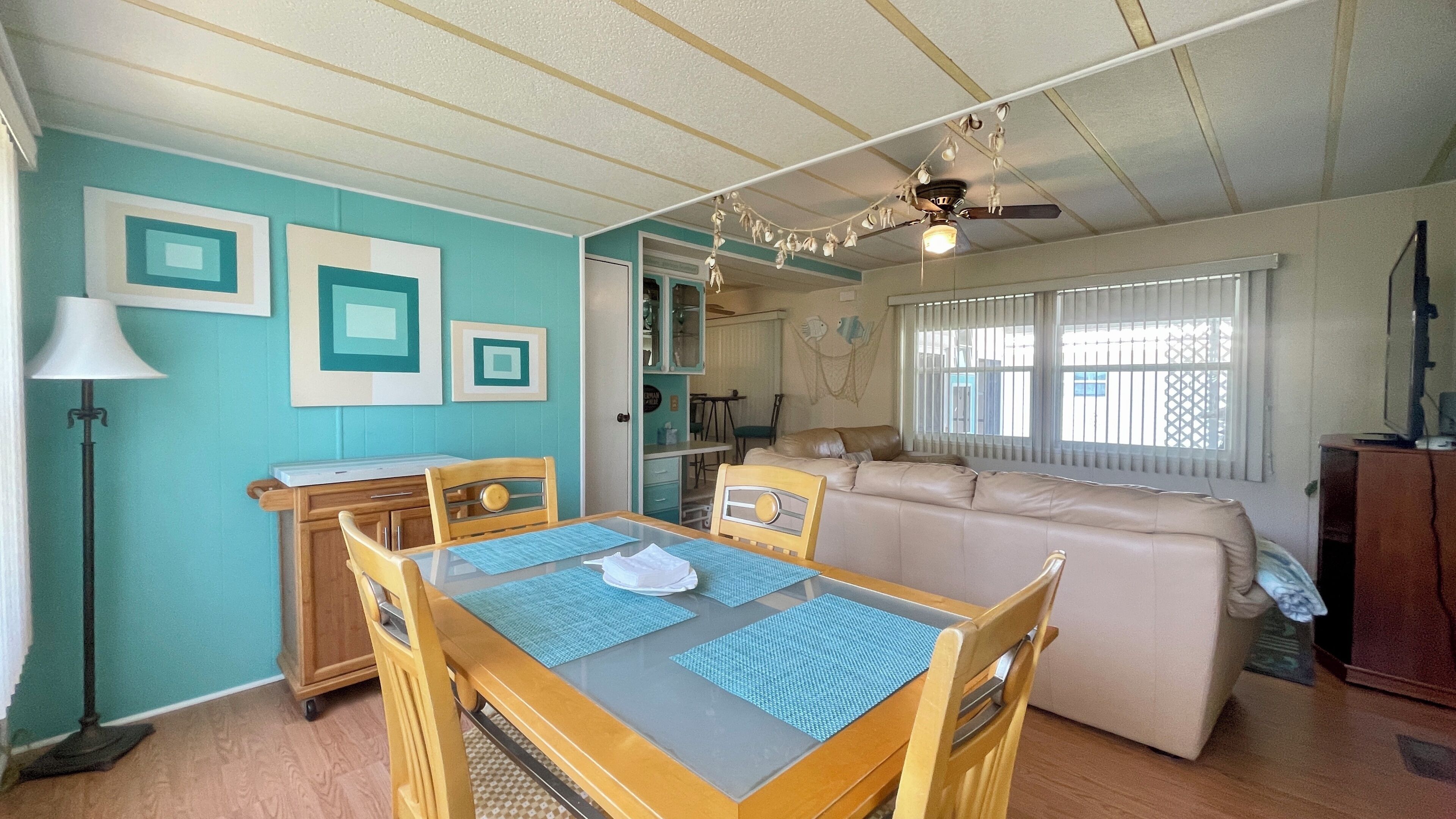 2 Br, 2 B Home.w/ Golf Cart  Located In The Villages.1 Mile From Spanish Springs - The Villages, FL