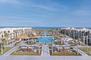 2 piscinas exteriores 