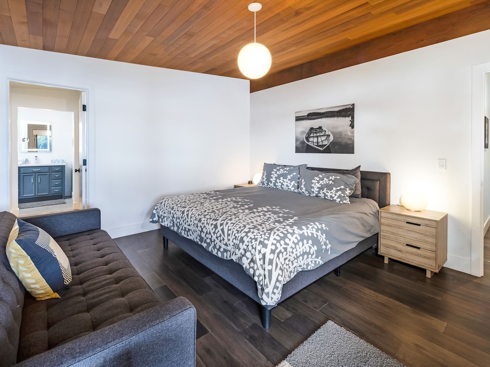Waterfront Home! Newly Remodeled! (Weow) - Friday Harbor, WA