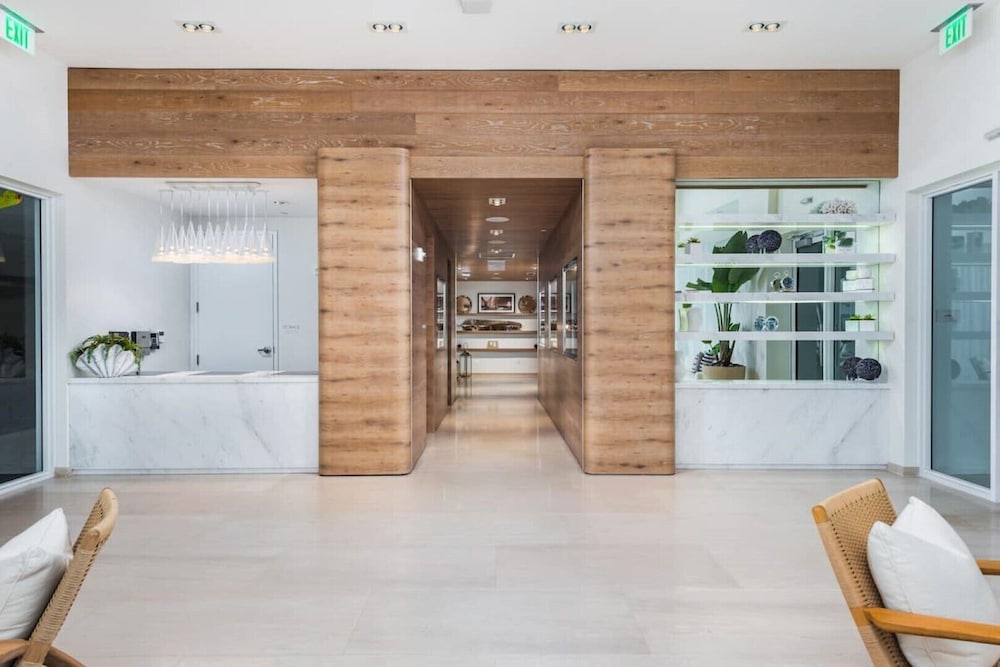 Tiffany Blanca: Rooftop Pool, Gym, & Walk To Beach - Fort Lauderdale, FL
