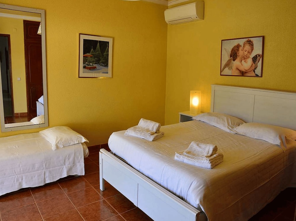 Deluxe Aroeira Villa | Villa Verdizela Ii | 6 Bedrooms | Table Tennis & Perfect For Families |. - Costa da Caparica