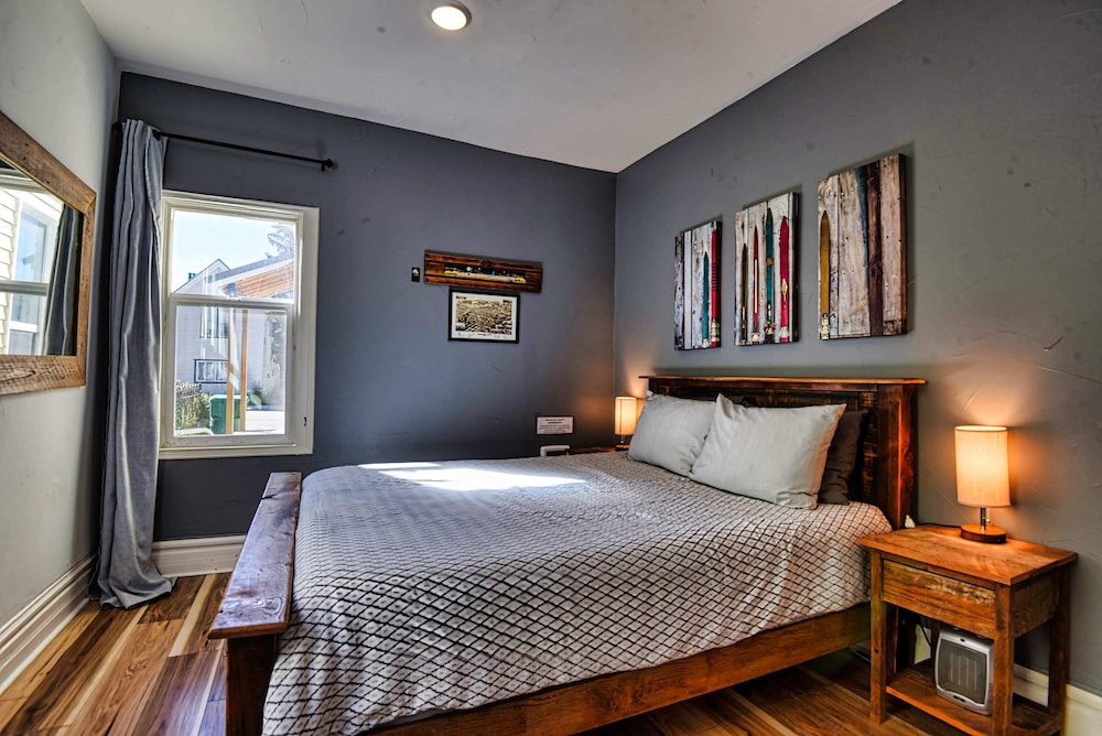 Victorian Home W/ Hot Tub, Fire Place & Work Space - Leadville, CO