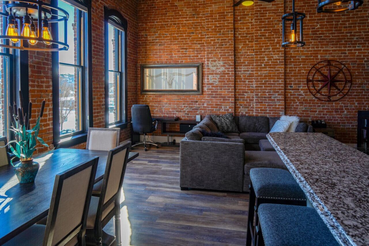 East Empire Theatre Loft, Downtown! Sleeps 4, Local Golfing 50% Off! - Oregon