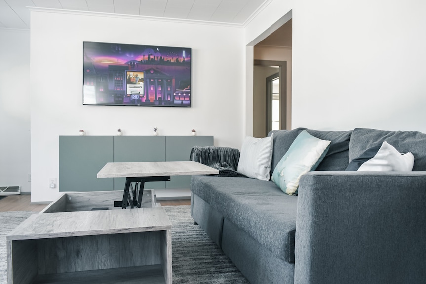 Chain O' Lakes Waterfront Getaway Home - Fox Lake, IL