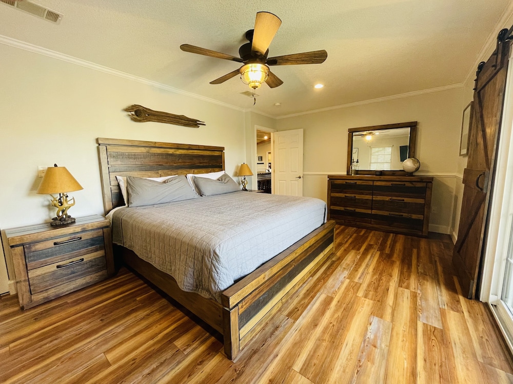 15 Acre River Front Cabin House On The Suwannee, With Spring Walking Distance - Mayo