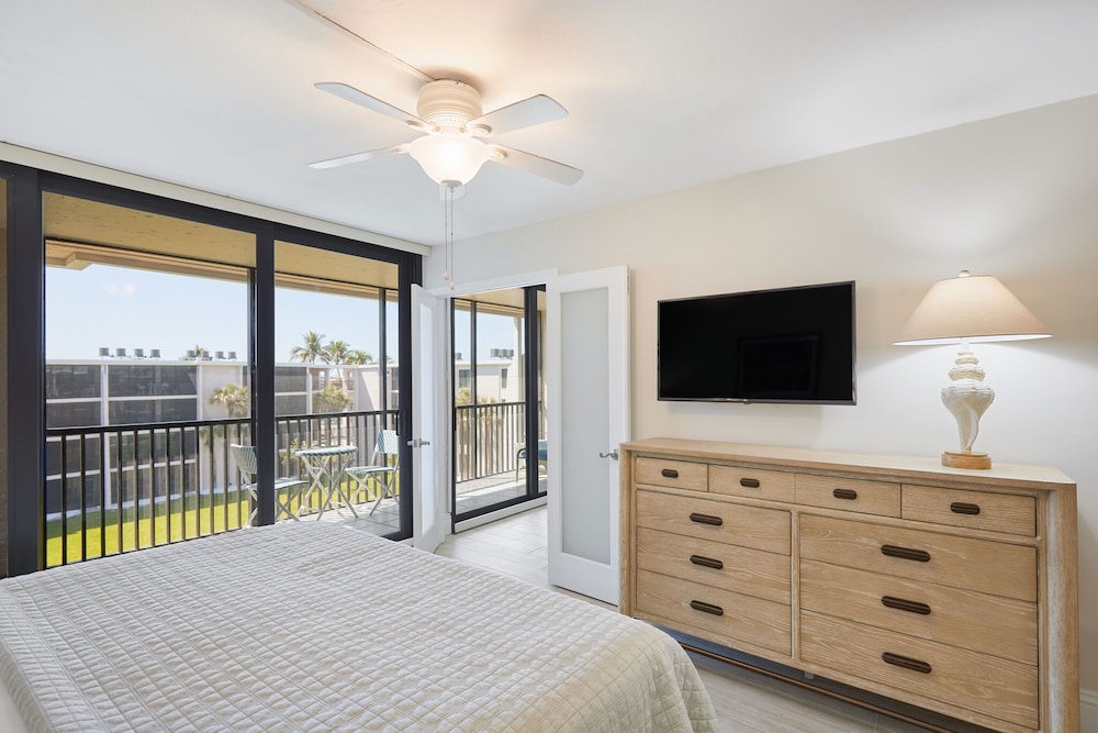 Beautiful Residence At Sundial Sanibel, Steps To Beach With Great Amenities - Sanibel, FL