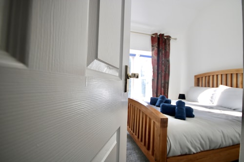 Historic 2bed&2bath Apartment-free Parking & Wifi - Moray