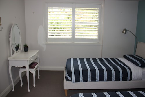 Pearlie Getaway - Sydney