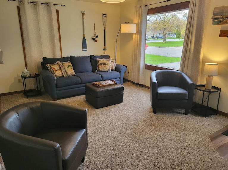 Dog-friendly, Fenced-in Backyard, Close To Downtown, Quiet Neighborhood - Door County, WI