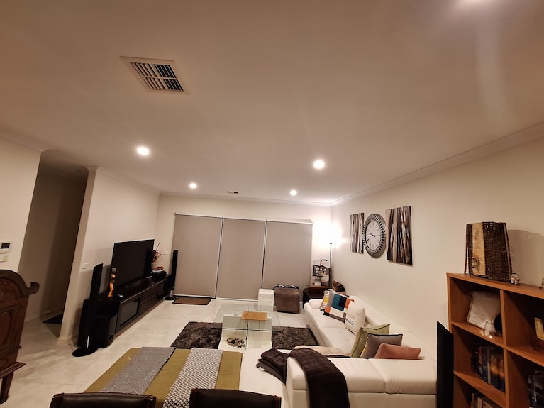 New Serene 4 Bedroom Home - Canberra