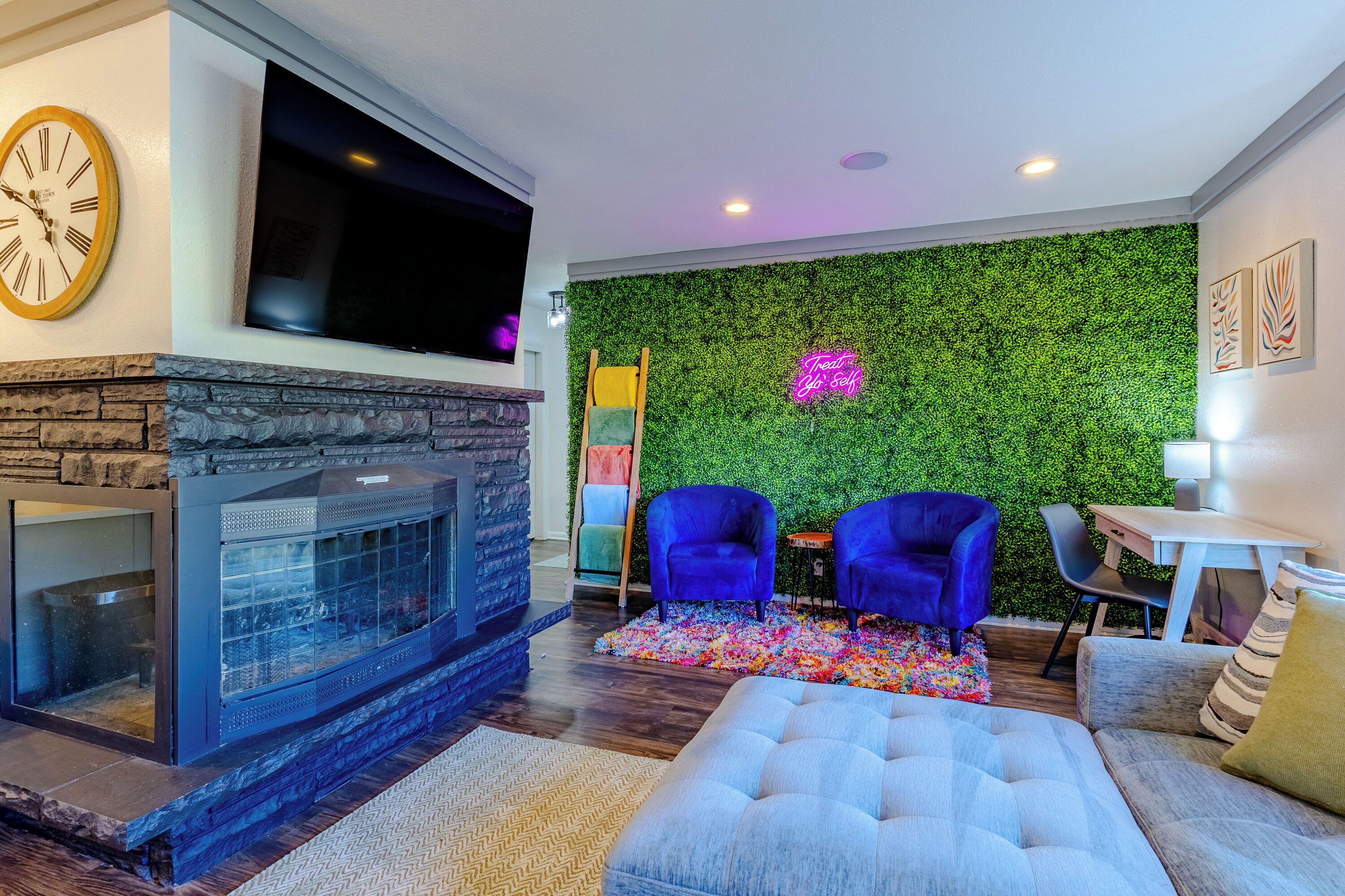 Spacious Milwaukee Getaway | Game Room  Theatre  Fenced Yard - Brookfield, WI