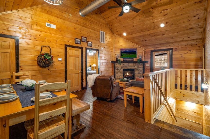 Can't Beat Location - In The Heart Of Pigeon Forge - Great Smoky Mountains National Park