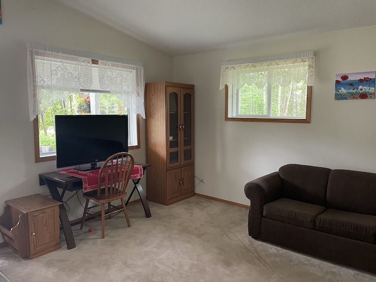 Guest House At Parkland Beach, Gull Lake - Alberta