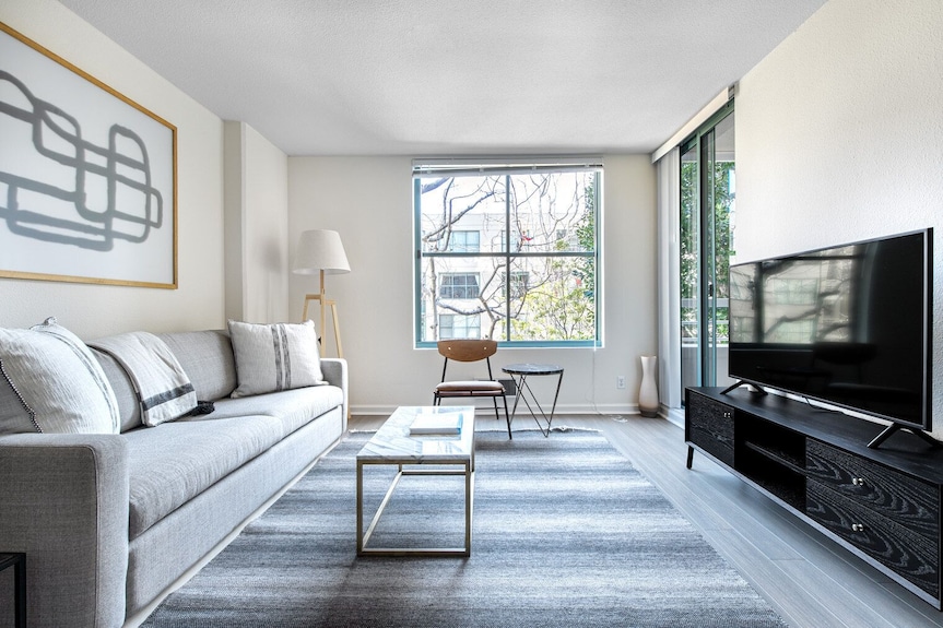 Lovely Waterfront South Beach 2br W/ Pool, Tennis, Spa, By Blueground - San Francisco, CA