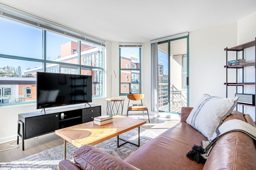 Lovely Waterfront South Beach 2br W/ Pool, Tennis, Spa, By Blueground - São Francisco, CA