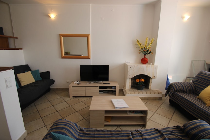 Windmill Hill A04, 2 Bed Ground Floor A/c And Wi-fi, Close To Beach/ Town - Albufeira