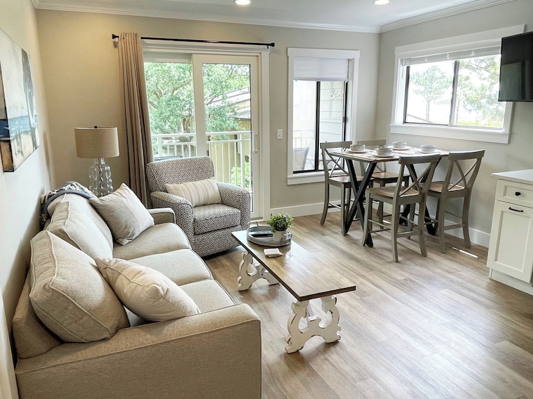 Heated Pools/hot Tub, Fitness Center, Poolside Bar - South Carolina