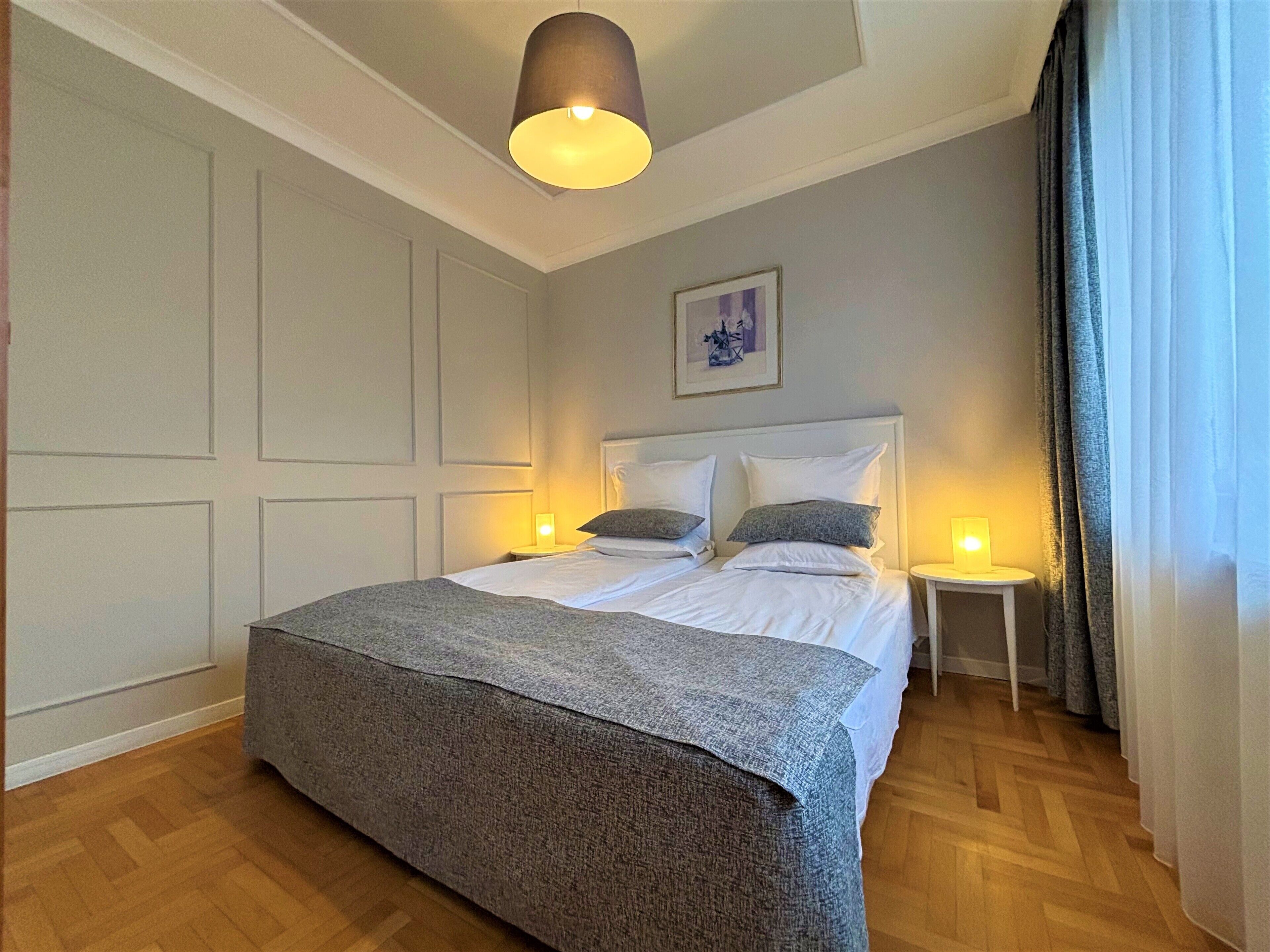 Suíte | Cofres nos quartos, escrivaninha, espaço de trabalho para notebook